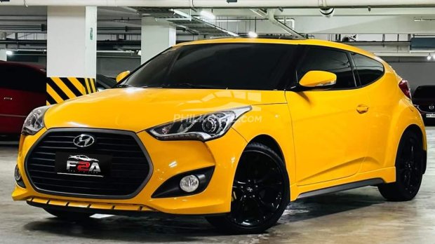 Hyundai Veloster 2022 Yellow
